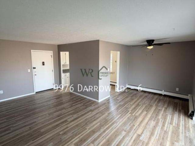 3 Br, 2 bath, Condo 9976 Darrow Rd