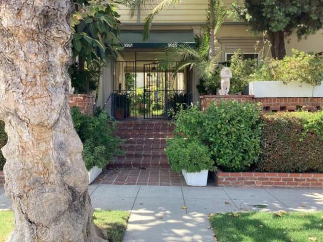 3 Br, 2 bath, Condo 9979 Robbins Drive