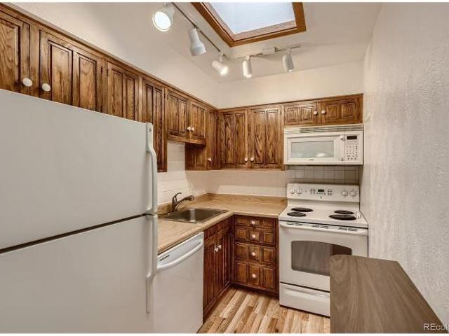 3 Br, 2 bath, Condo 1004 South Arbutus Street