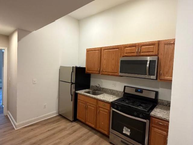 3 Br, 2 bath, Condo 1005 Edmondson Ave