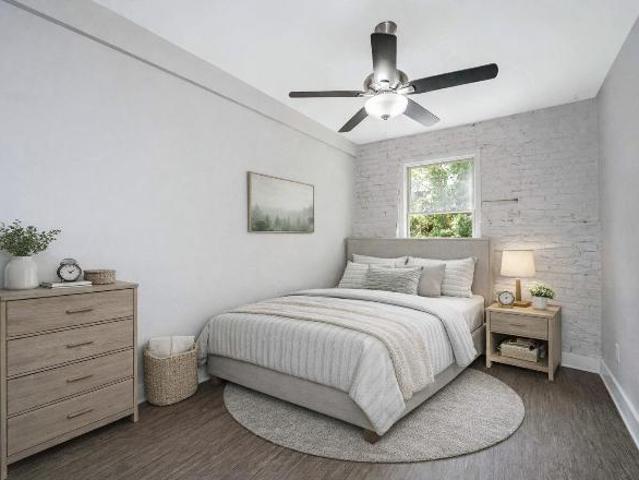 3 Br, 2 bath, Condo 1000 King St