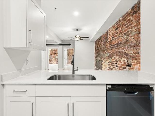 3 Br, 2 bath, Condo 1000 King Street