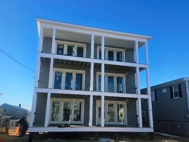 3 Br, 2 bath, Condo 100 Atlantic Ave