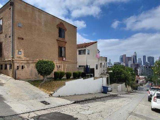 3 Br, 2 bath, Condo 1018 Marview Ave