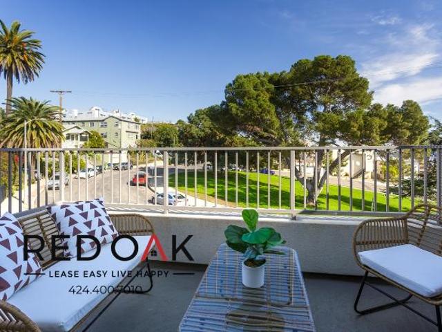 3 Br, 2 bath, Condo 1011 Everett St