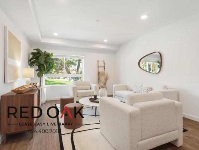 3 Br, 2 bath, Condo 1011 Everett St