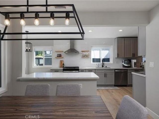 3 Br, 2 bath, Condo 1012 E 46th St