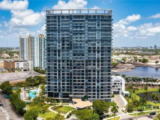 3 Br, 2 bath, Condo 101 Diplomat Pkwy