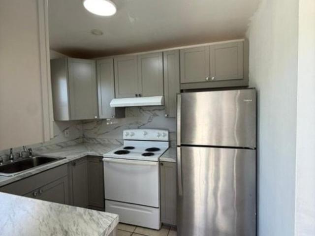 3 Br, 2 bath, Condo 1020 North 18ct