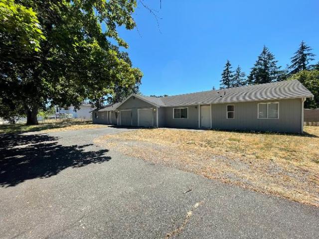 3 Br, 2 bath, Condo 10219 Sheridan Ave S