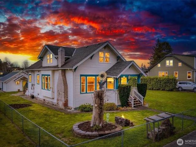 3 Br, 2 bath, Condo 1022 Oakes Avenue