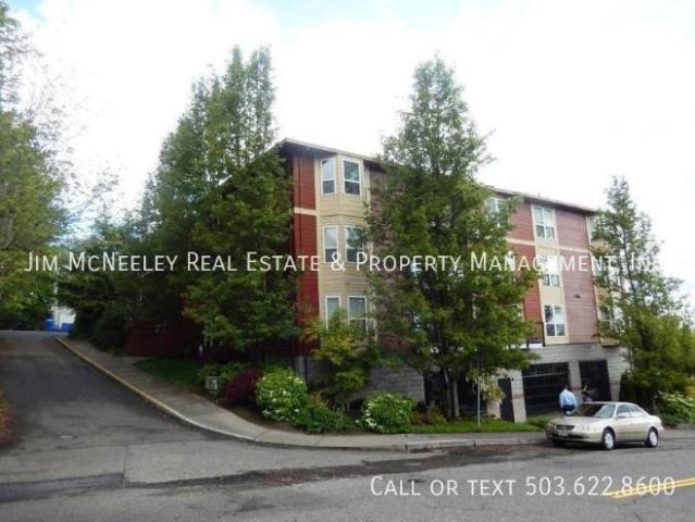 3 Br, 2 bath, Condo 1033 SW Gibbs Street