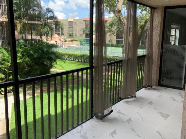 3 Br, 2 bath, Condo 10451 W Broward Blvd