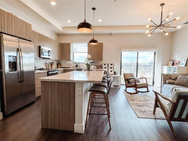 3 Br, 2 bath, Condo 10455 NW 82 St