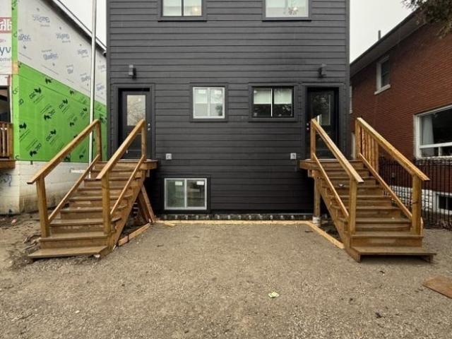 3 Br, 2 bath, Condo 1055 Albert Road