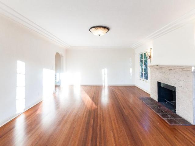 3 Br, 2 bath, Condo 1064 S Genesee