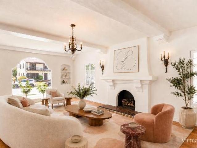 3 Br, 2 bath, Condo 1063 S Genesee Ave