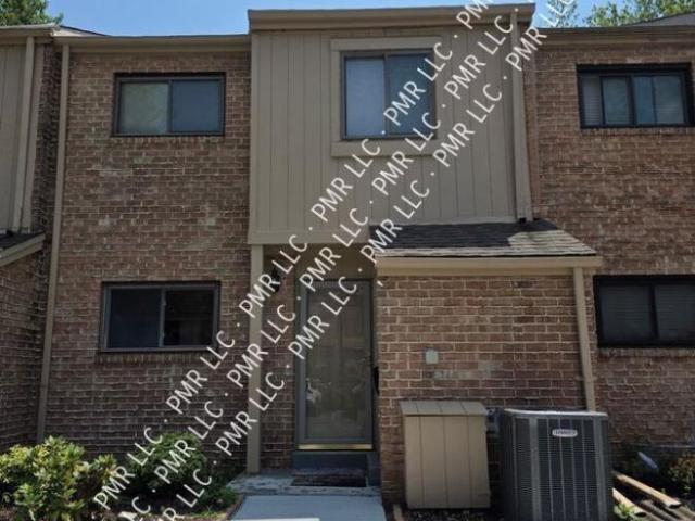 3 Br, 2 bath, Condo 106 Sycamore Ct