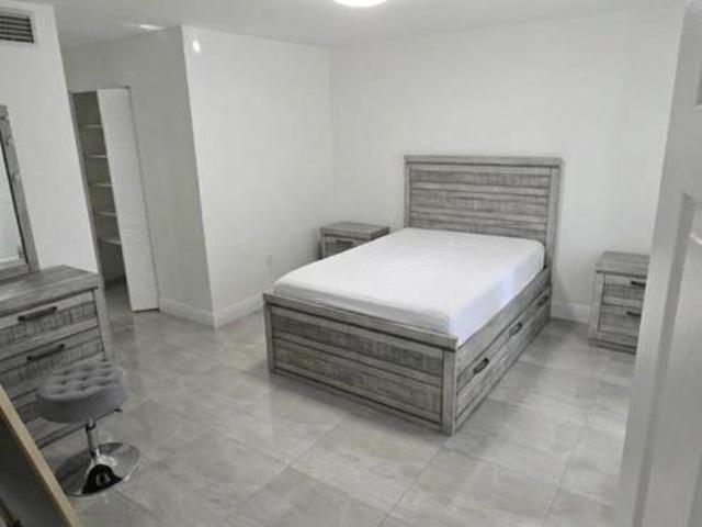 3 Br, 2 bath, Condo 10847 NW 7th St