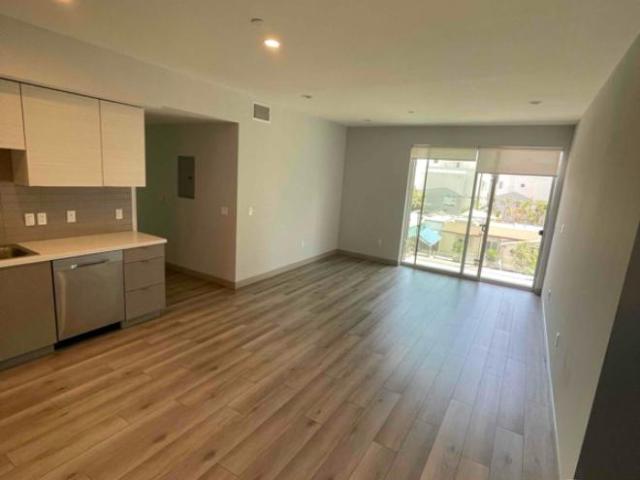 3 Br, 2 bath, Condo 10925 Hartsook Street