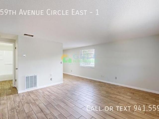 3 Br, 2 bath, Condo 1109 59th Avenue Circle East