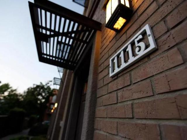 3 Br, 2 bath, Condo 1115 Armstrong Dr