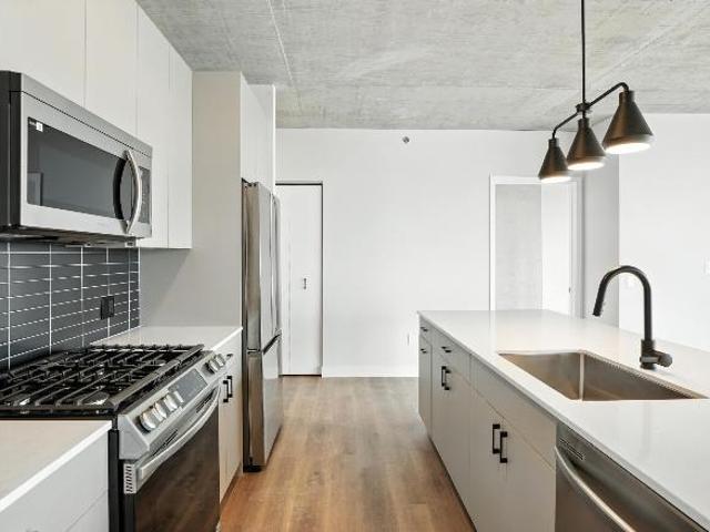 3 Br, 2 bath, Condo 1110 West Carroll Avenue