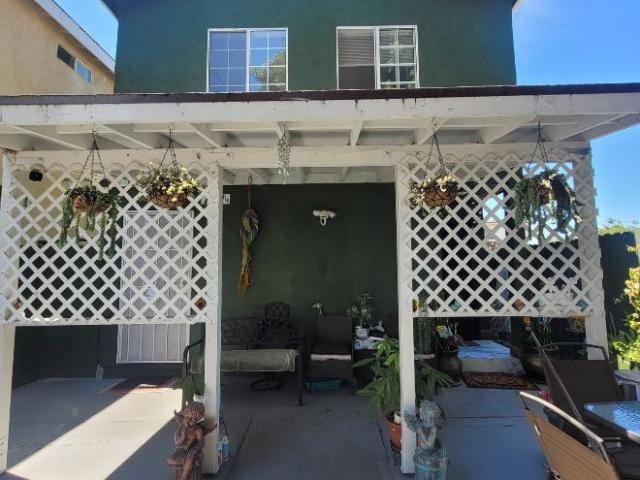 3 Br, 2 bath, Condo 11121 1/2 Wilmington Ave