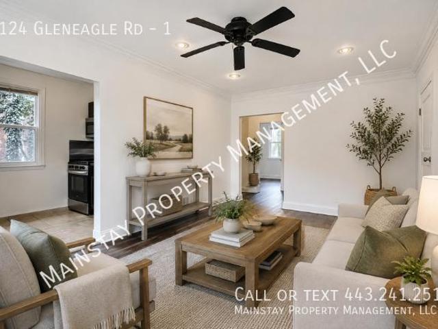 3 Br, 2 bath, Condo 1124 Gleneagle Rd