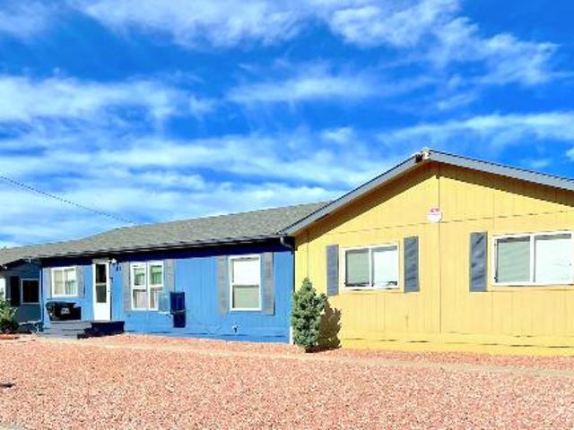3 Br, 2 bath, Condo 1127 N Willow St