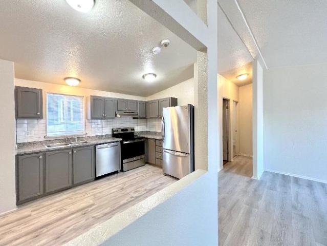 3 Br, 2 bath, Condo 1128 N Willow St