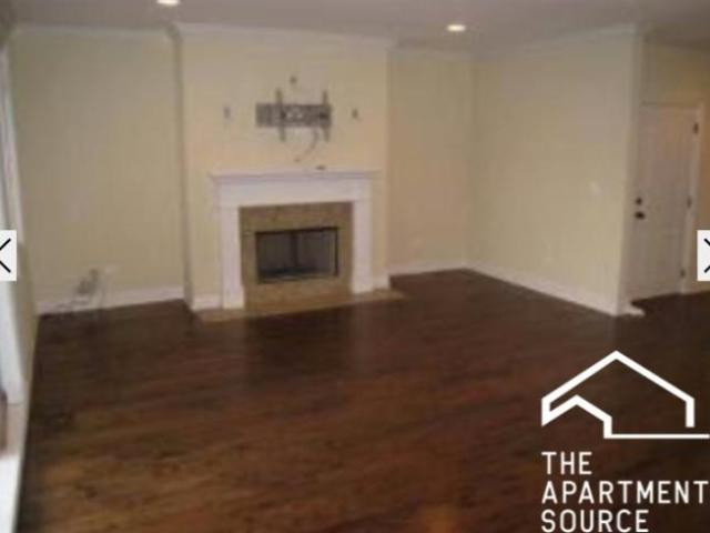 3 Br, 2 bath, Condo 1136 West Diversey
