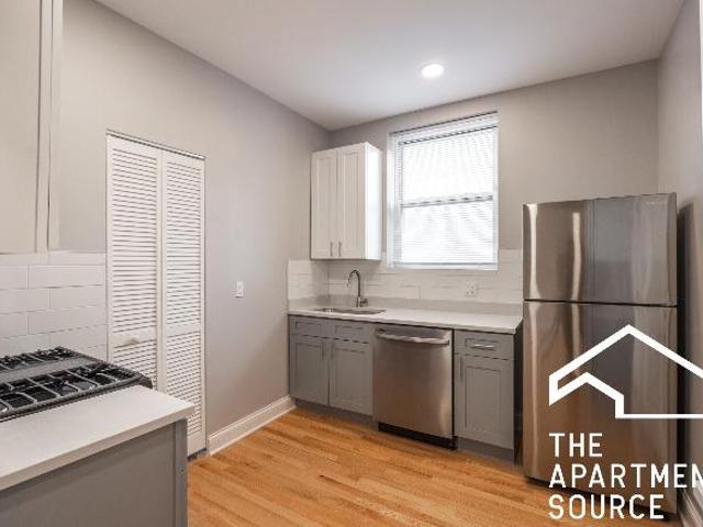 3 Br, 2 bath, Condo 1153 W Lunt