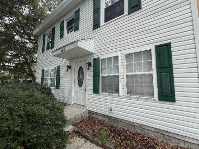 3 Br, 2 bath, Condo 120 N Pinewood Dr