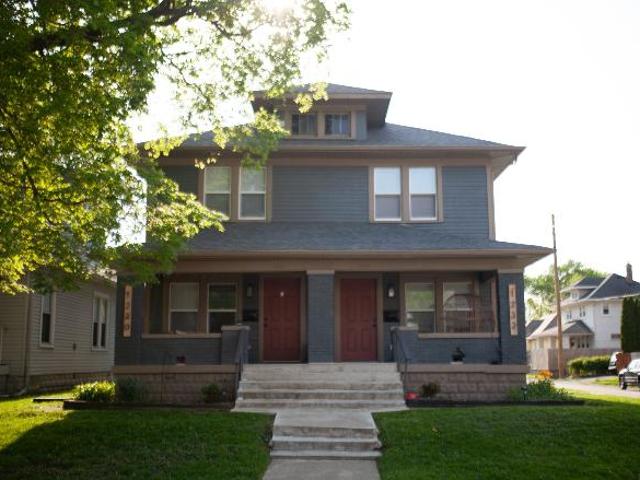 3 Br, 2 bath, Condo 1230 N Lasalle St