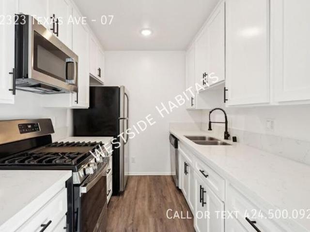 3 Br, 2 bath, Condo 12323 Texas Ave