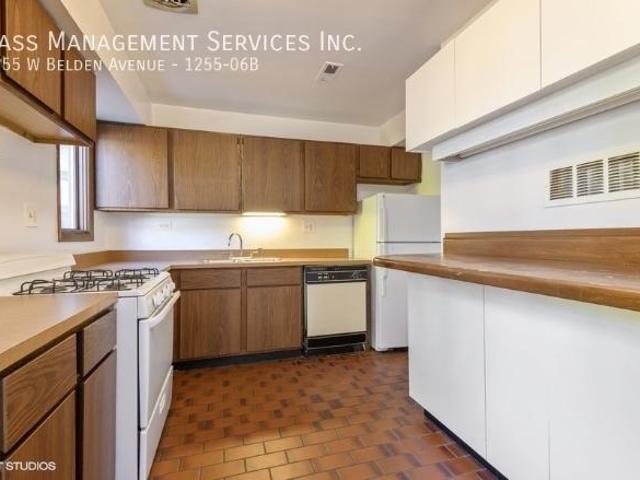 3 Br, 2 bath, Condo 1255 W Belden Avenue