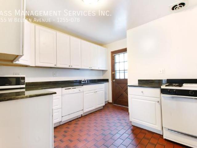 3 Br, 2 bath, Condo 1255 W Belden Avenue