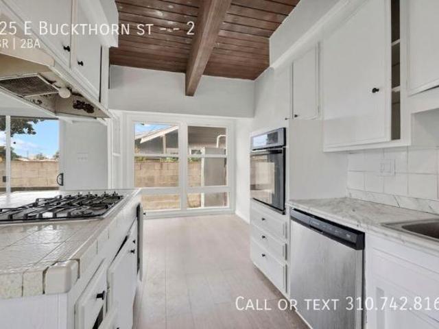 3 Br, 2 bath, Condo 125 E Buckthorn St
