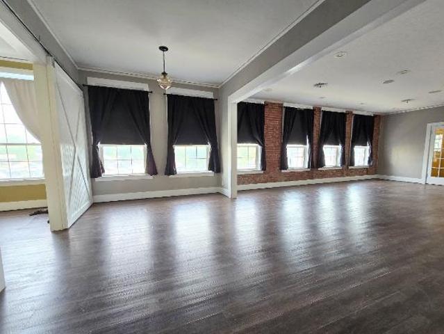 3 Br, 2 bath, Condo 126 5 W Rose St