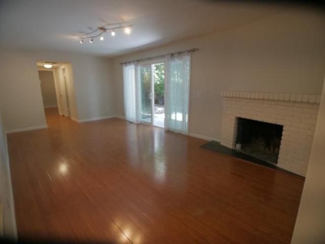 3 Br, 2 bath, Condo 1285 Manchester Dr