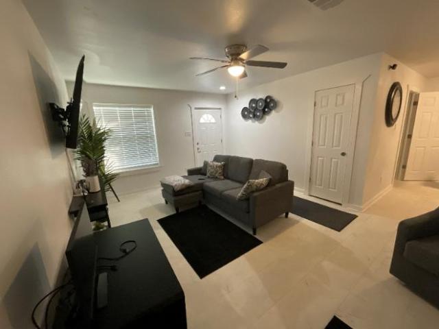 3 Br, 2 bath, Condo 1301 East Ave G