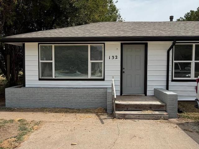 3 Br, 2 bath, Condo 132 S Young St