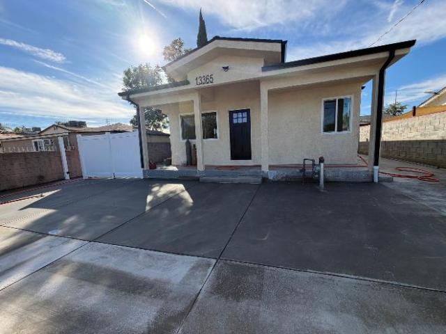 3 Br, 2 bath, Condo 13365 Garber St