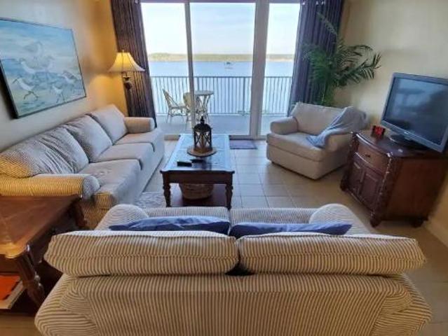 3 Br, 2 bath, Condo 13427 Blue Heron Beach Dr