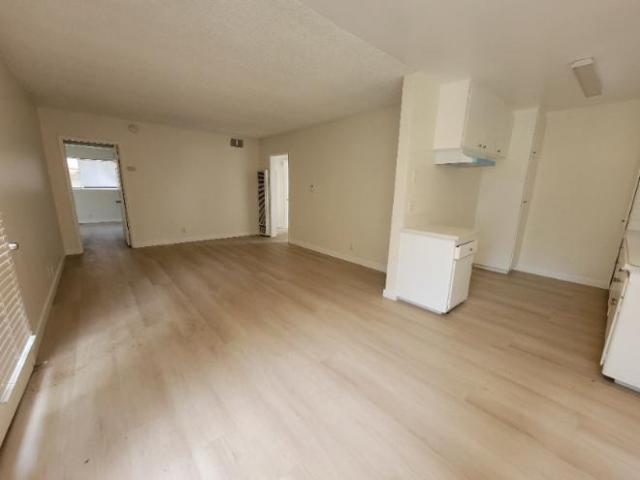 3 Br, 2 bath, Condo 13531 Wyandotte St