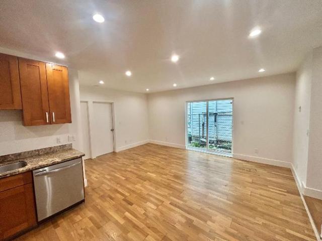 3 Br, 2 bath, Condo 1381 Revere Ave