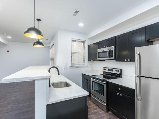 3 Br, 2 bath, Condo 1407 N Carlisle Street