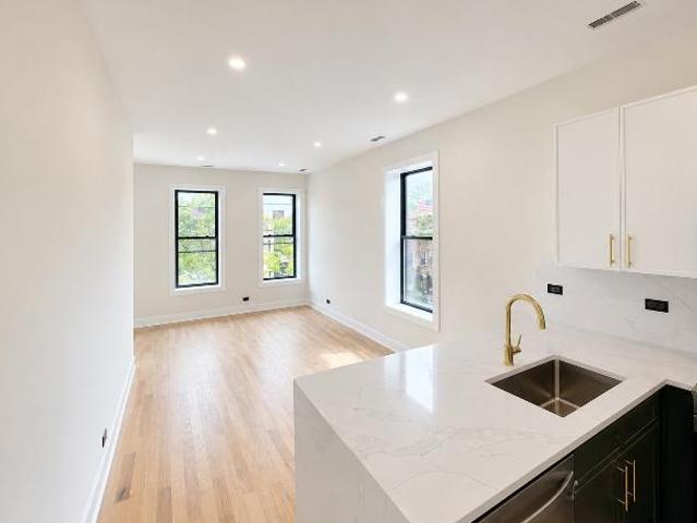 3 Br, 2 bath, Condo 1416 N Maplewood