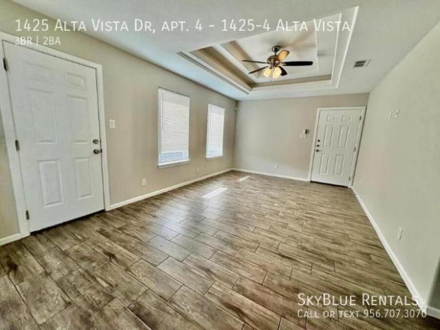 3 Br, 2 bath, Condo 1425 Alta Vista Dr